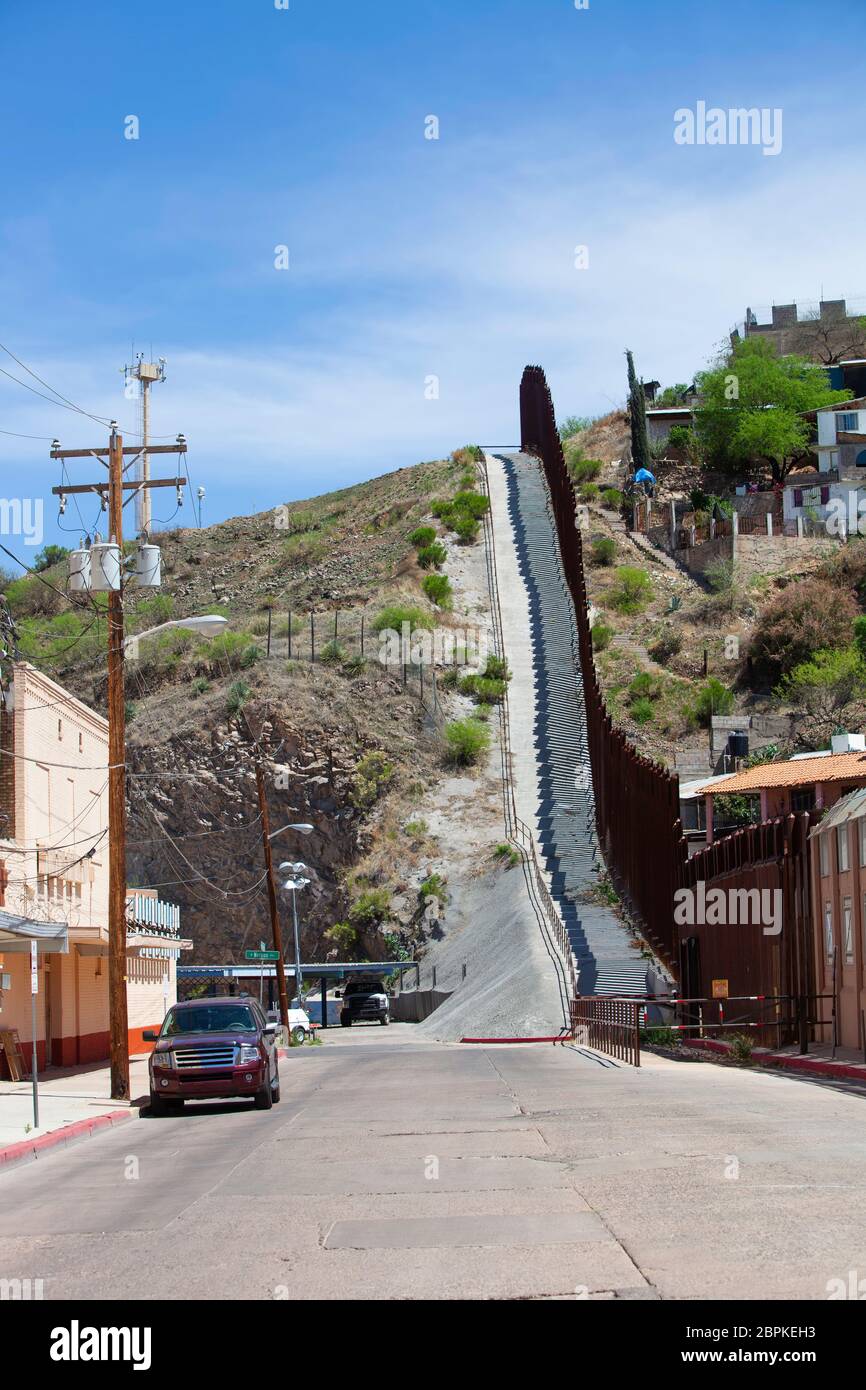 Nogales border hi-res stock photography and images - Alamy