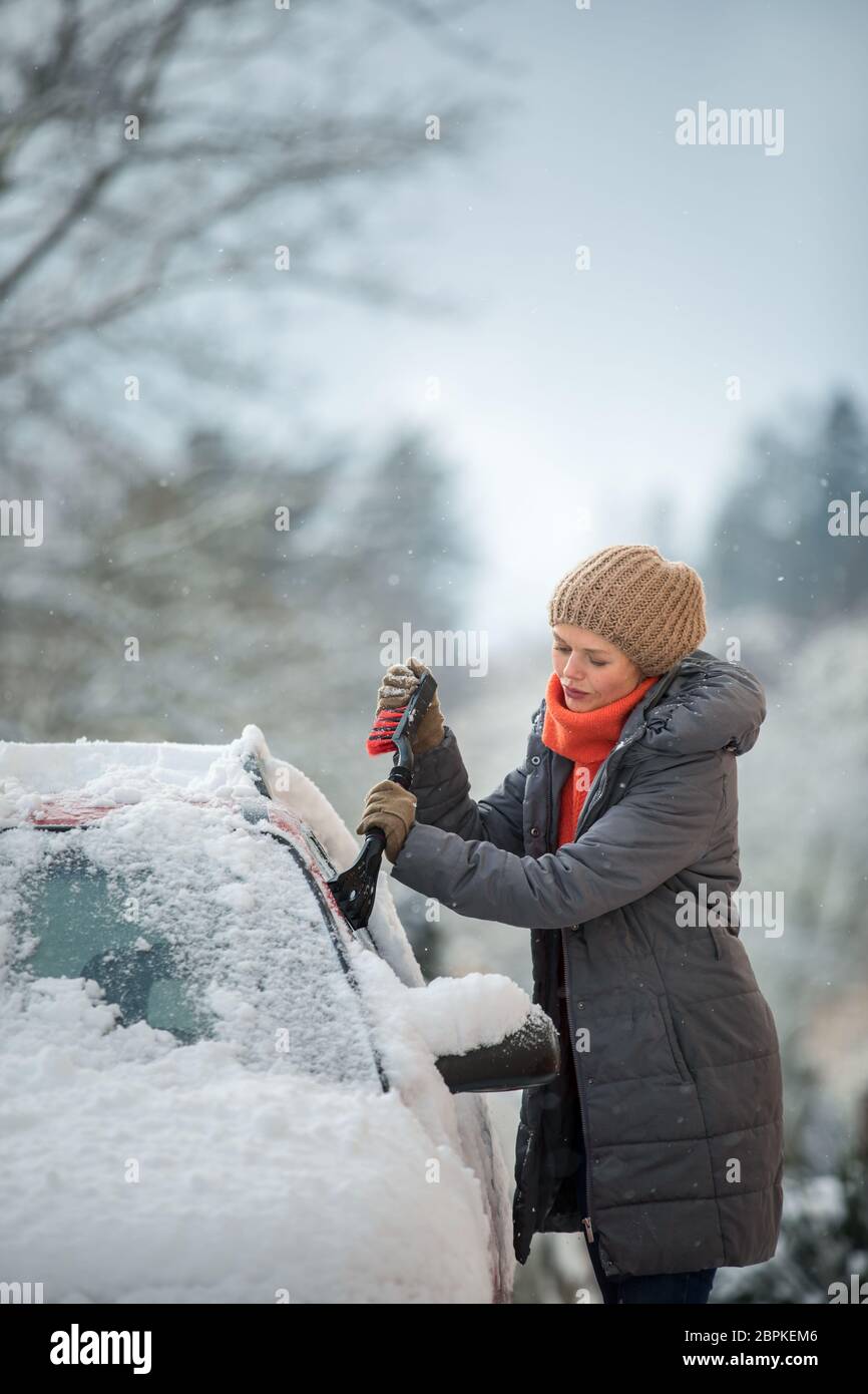 Woman scratch car hi-res stock photography and images - Alamy