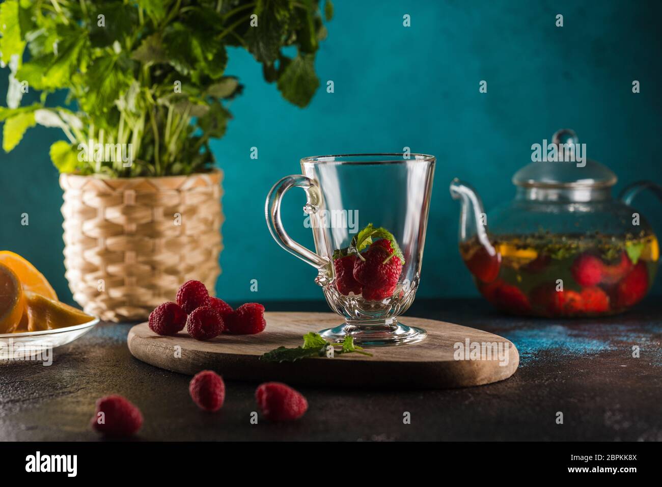 Lemon juice cartoon illustration hi-res stock photography and images ...