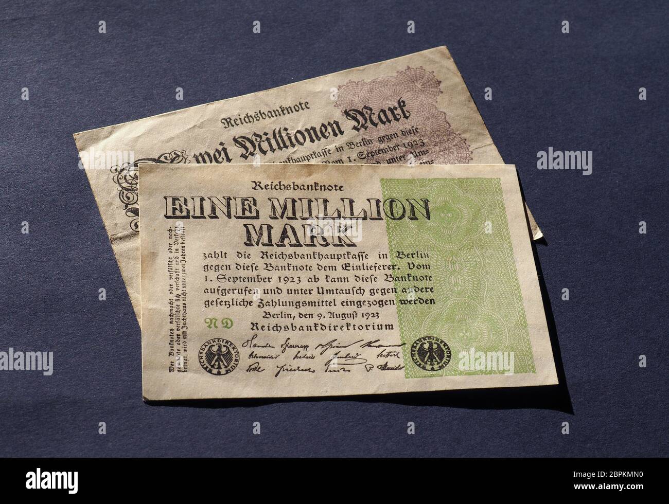 German two zwei mark banknote hi-res stock photography and images - Alamy