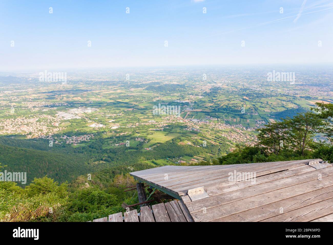 Paragliding platform hi-res stock photography and images - Alamy