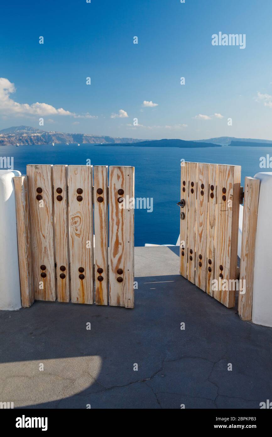 Open sea gate hi-res stock photography and images - Alamy