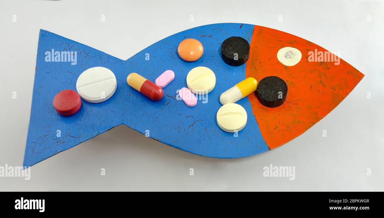 medicine from a pharmaceutical travel kit, pills, tablets, dragées and ...