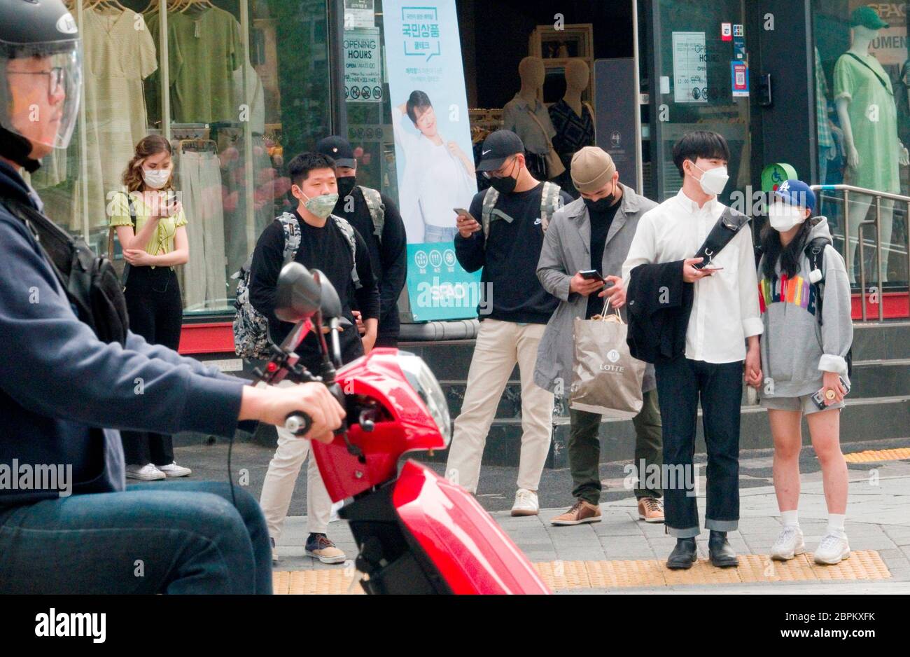 Hongik University Area, May 14, 2020 : The streets in Hongik University ...