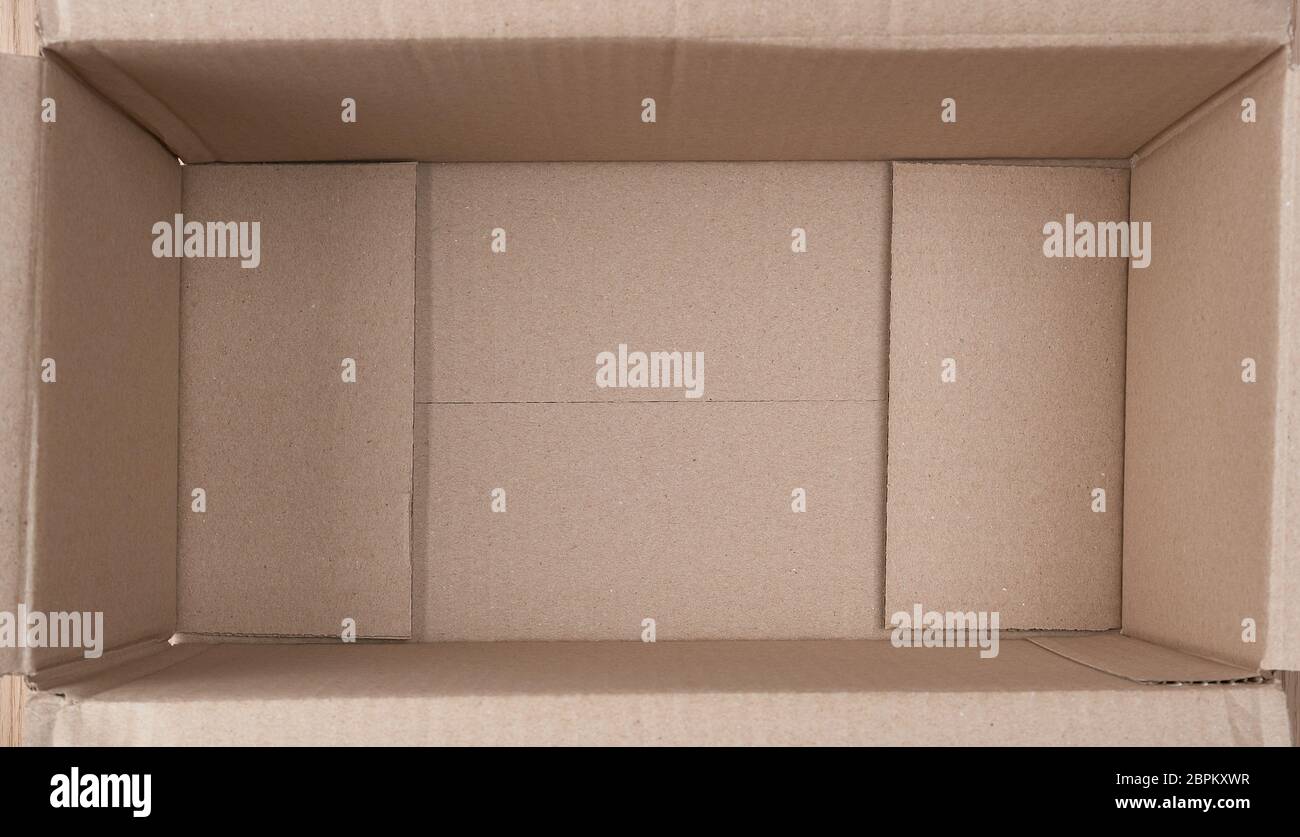 Open empty brown cardboard hi-res stock photography and images - Alamy
