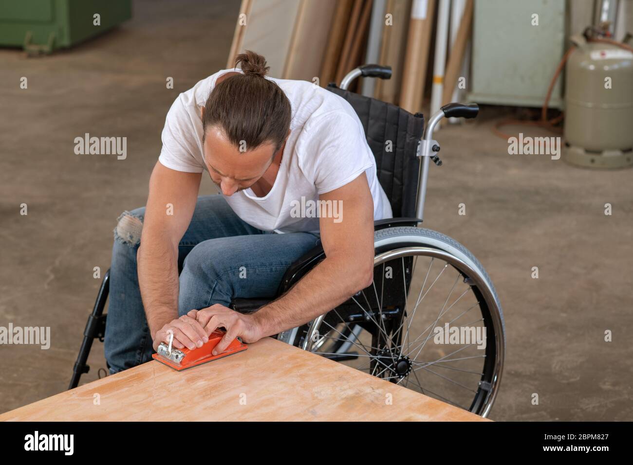 Disabled workshop hi-res stock photography and images - Alamy