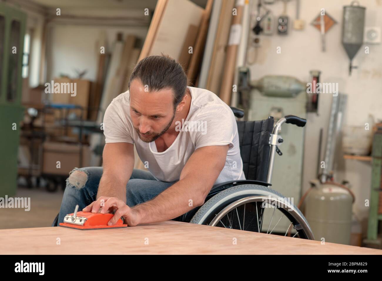 Disabled workshop hi-res stock photography and images - Alamy