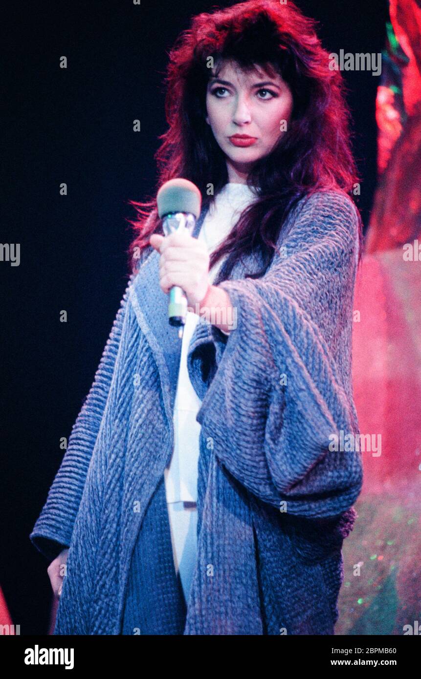 Kate bush 1985 hi-res stock photography and images - Alamy