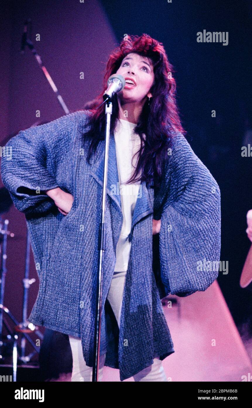 Kate bush 1985 hi-res stock photography and images - Alamy