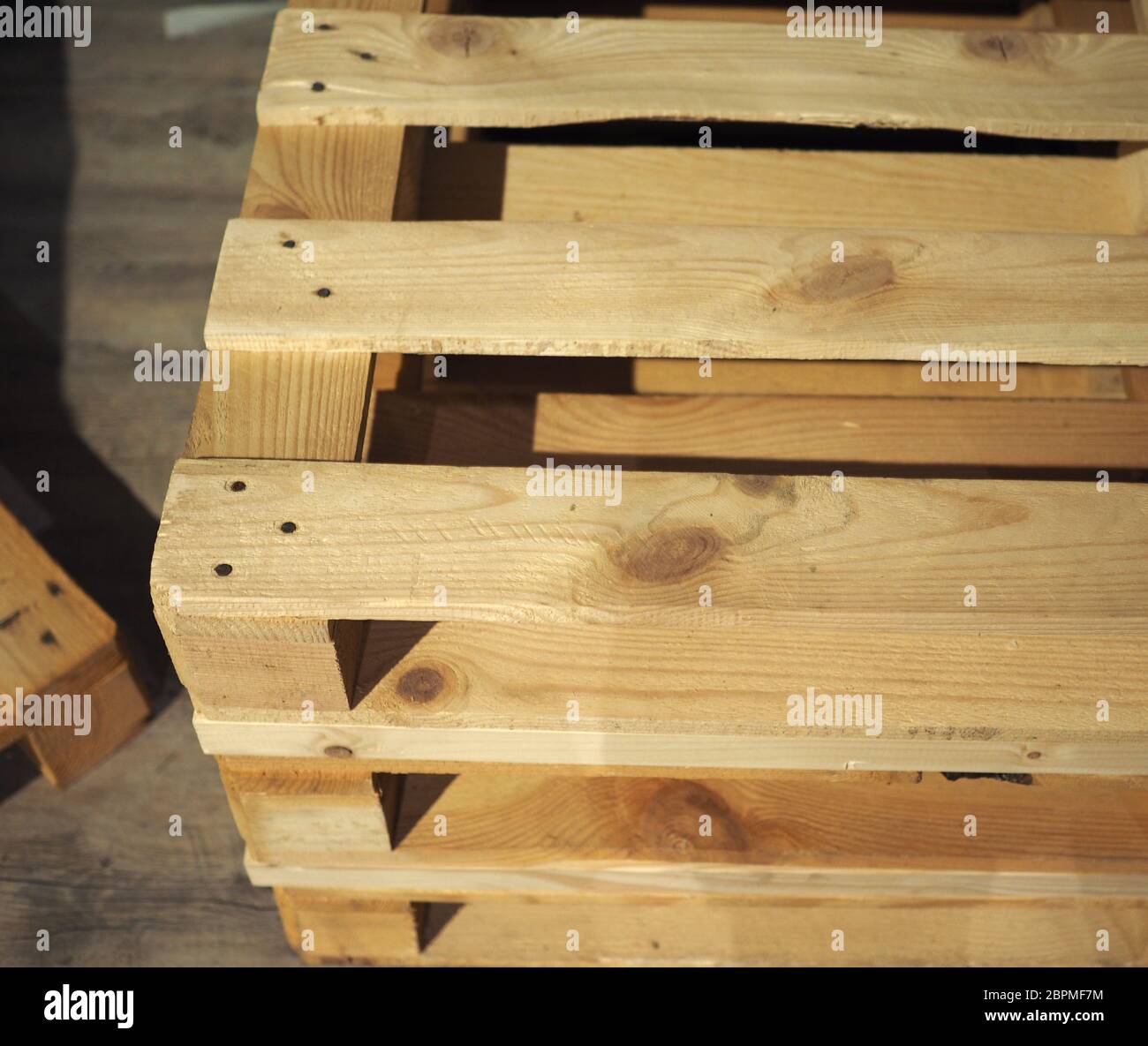 Wood skid hi-res stock photography and images - Alamy