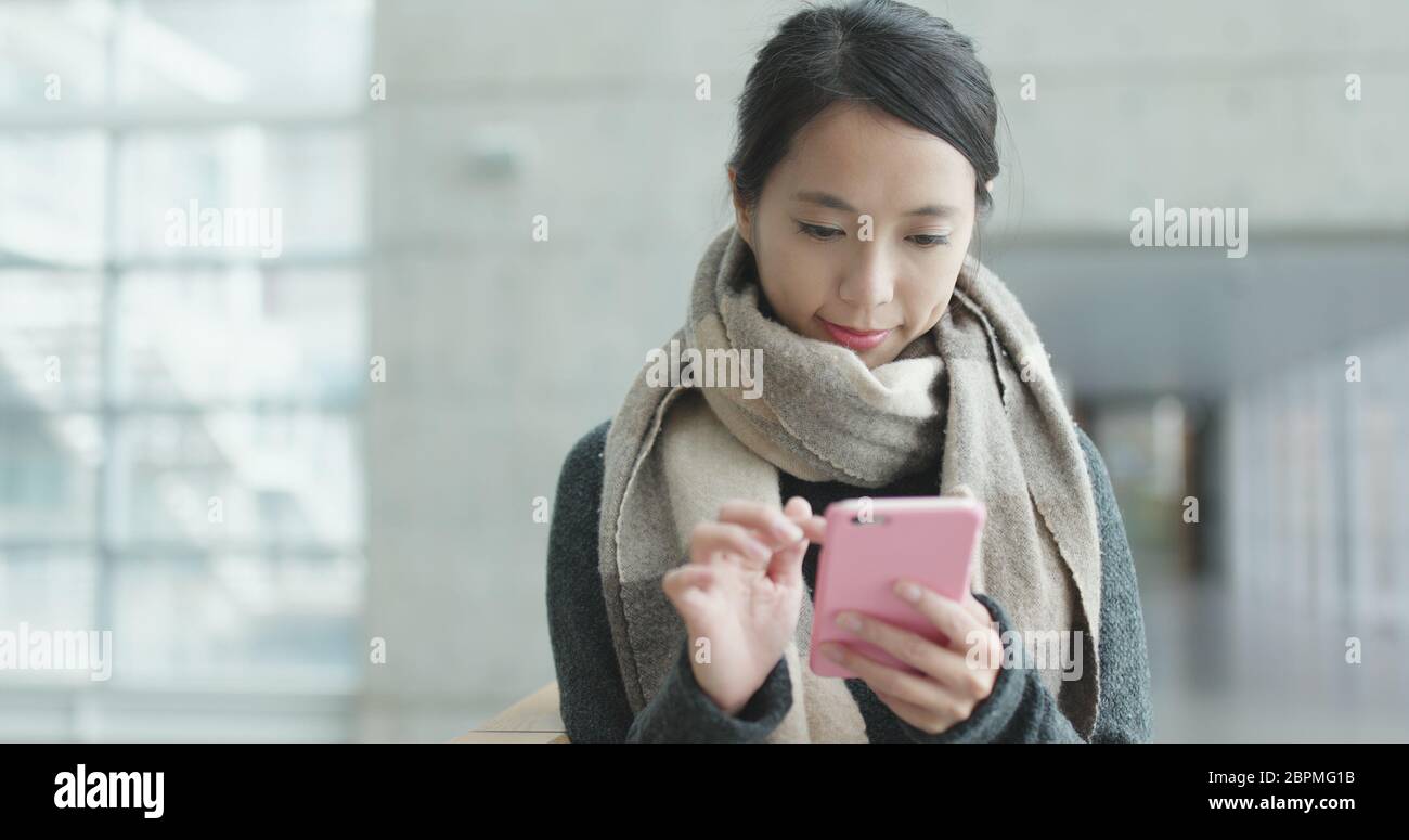 Lady boss reading email on hi-res stock photography and images - Alamy