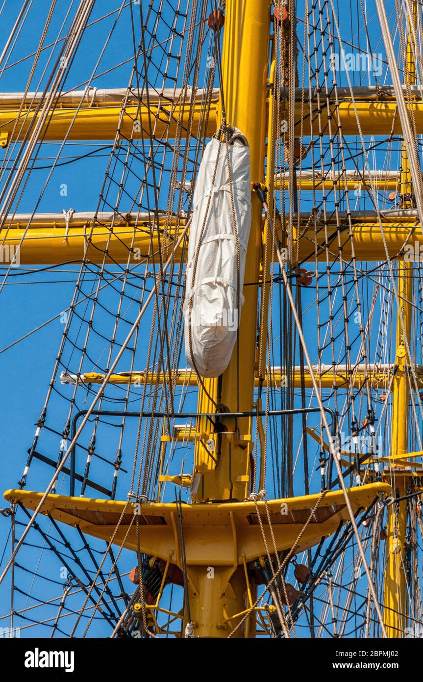 Classic sailboat rigging hi-res stock photography and images - Alamy
