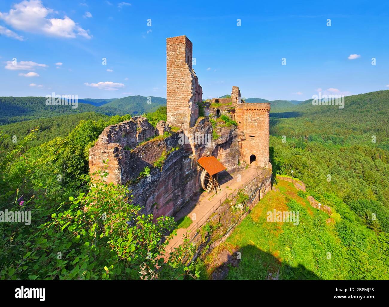 castle ruin Altdahn in Dahn Rockland, Germany Stock Photo - Alamy