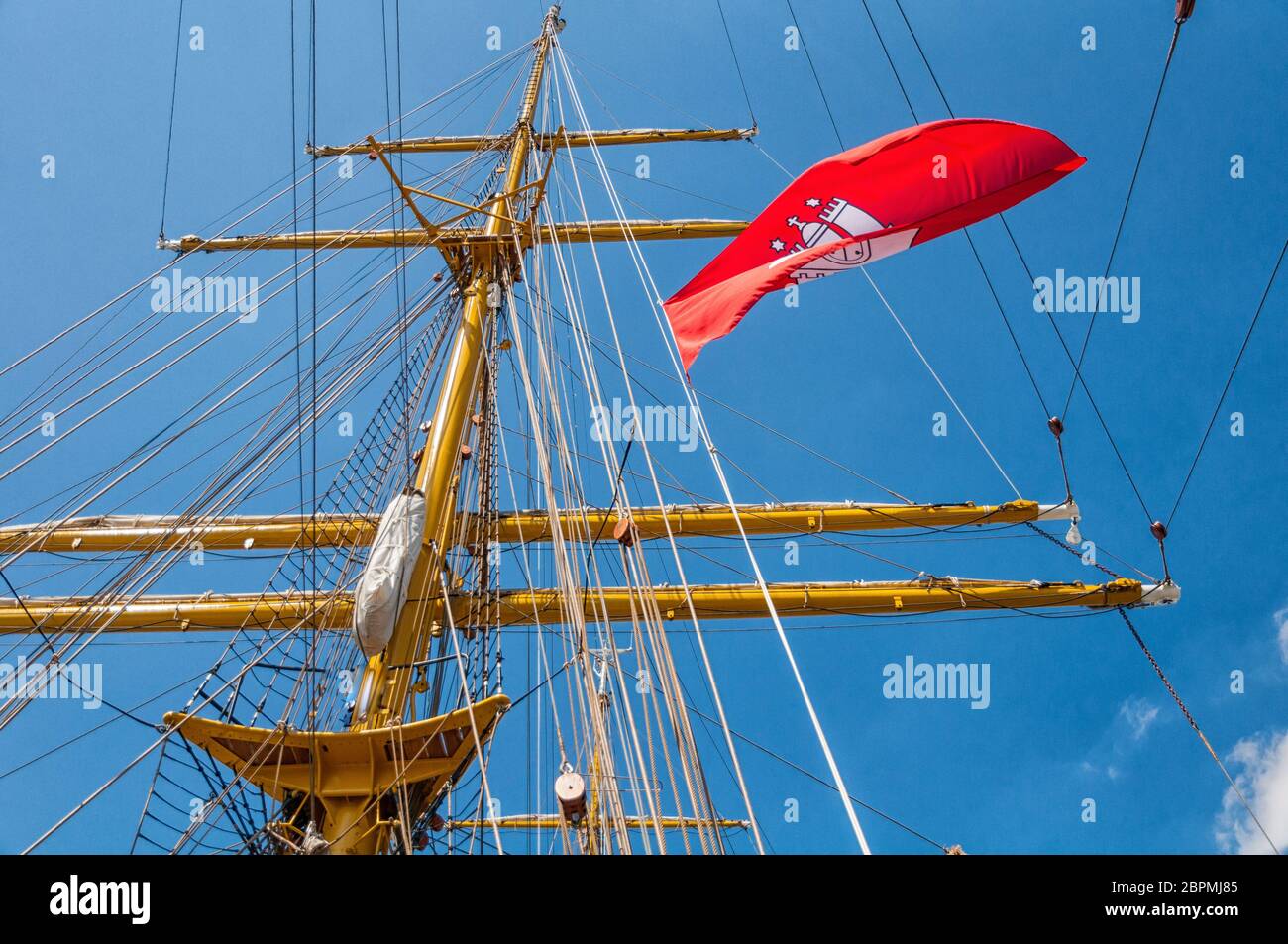 Hamburg flag in the rigging on the mast of a sailing ship Stock Photo ...
