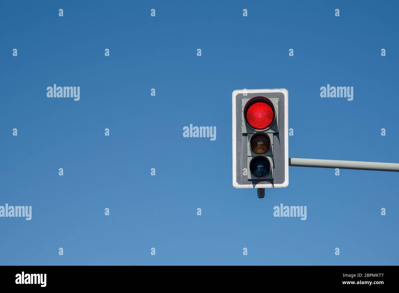 Traffic light showing red somewhere in Lisboa Stock Photo - Alamy