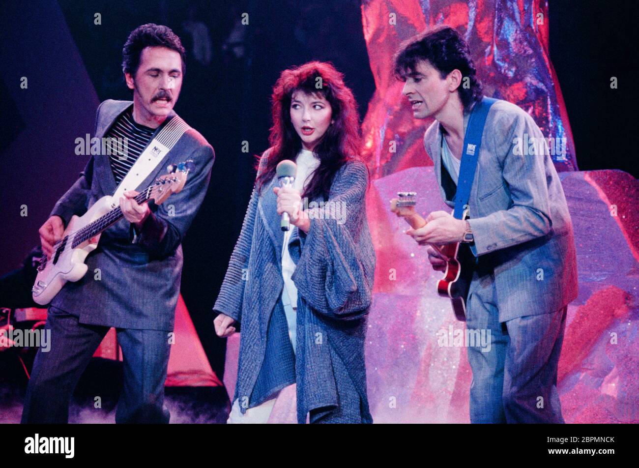 Kate bush 1985 hi-res stock photography and images - Alamy