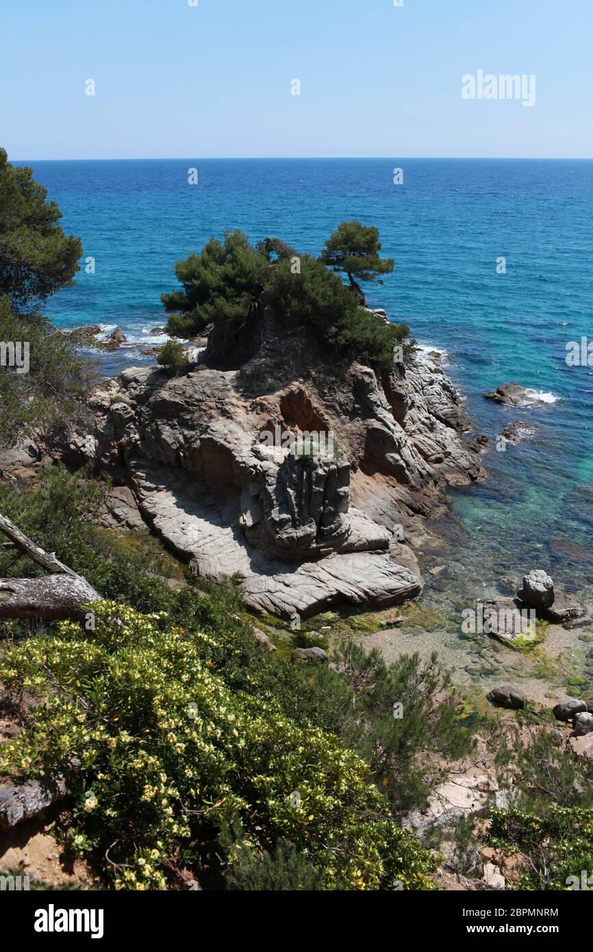 sea view at the edge of the cliff, steep rocky Stock Photo - Alamy