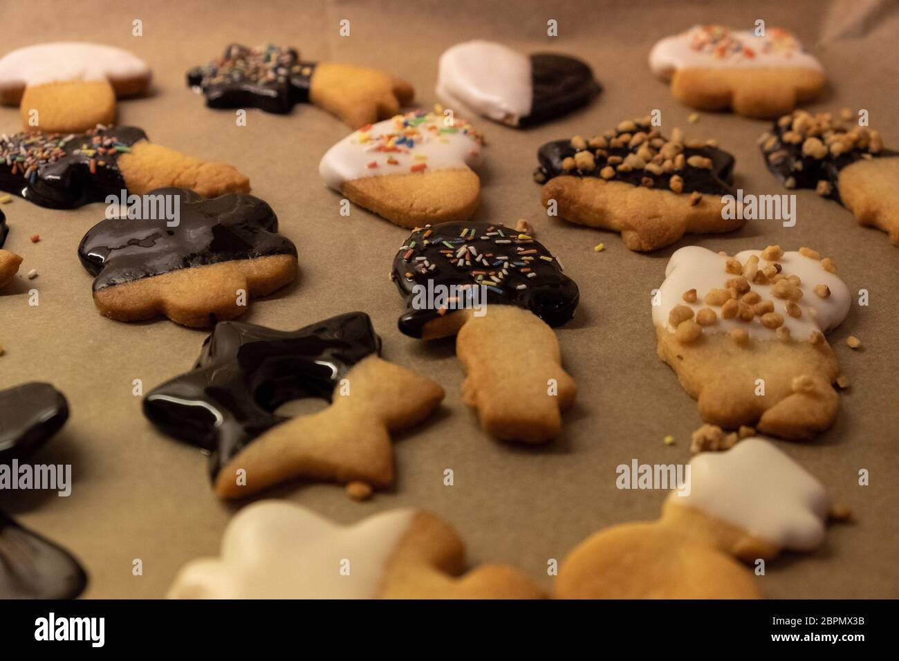 Making chocolate coating hi-res stock photography and images - Alamy