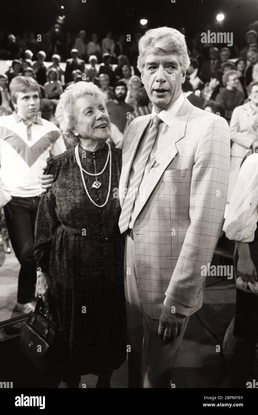 Der deutsche schauspieler showmaster und hi-res stock photography and ...