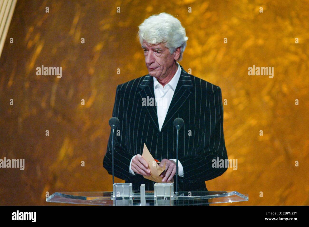 Deutscher Fernsehpreis 2002 - Laudator Rudi Carrell Stock Photo - Alamy