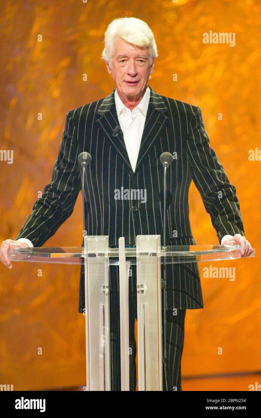 Deutscher Fernsehpreis 2002 - Laudator Rudi Carrell Stock Photo - Alamy