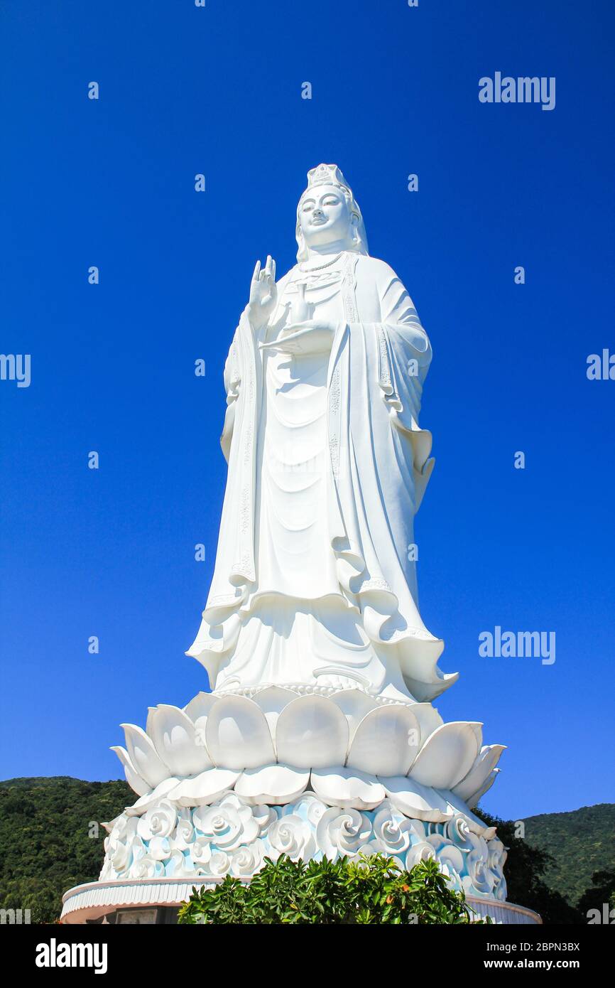 White Lady Buddha at Linh Ung Pagoda in Da Nang ,Vietnam Stock Photo ...