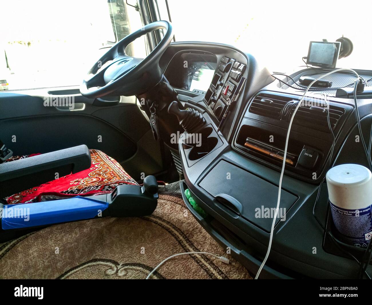 Semi truck cab interior hi-res stock photography and images - Alamy