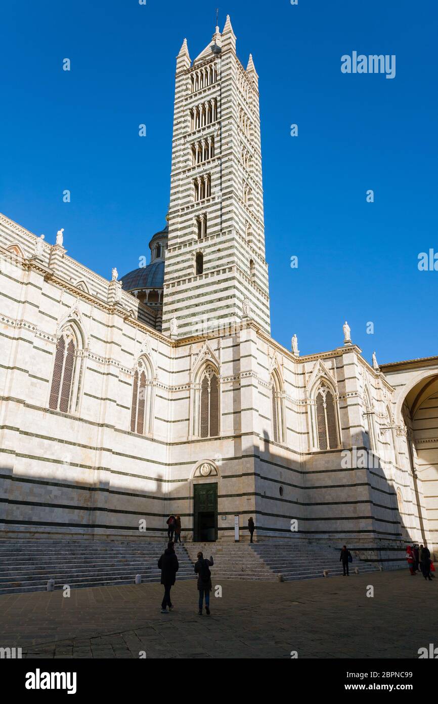 Day view of Siena Cathedral Santa Maria Assunta (Duomo di Siena) in ...