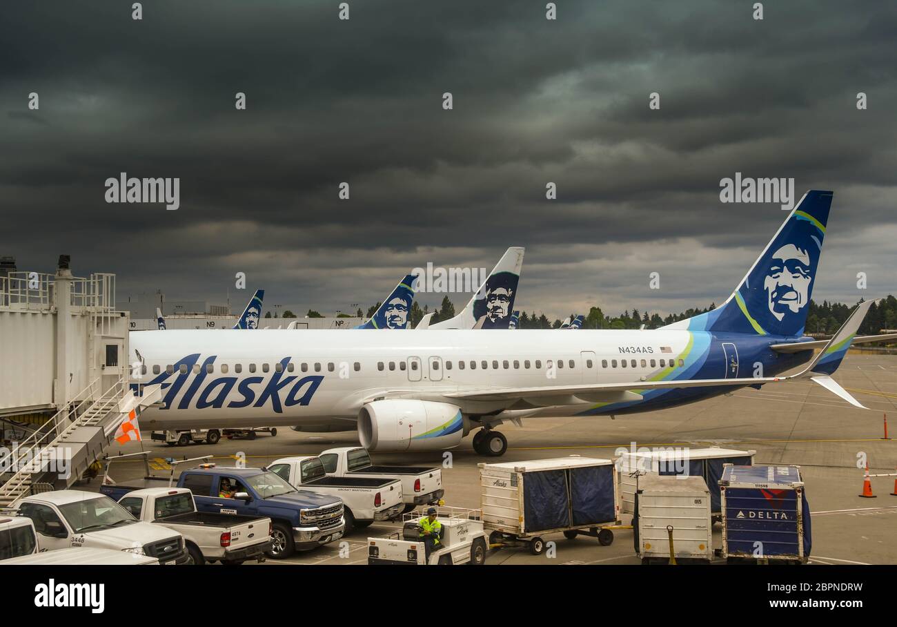 Alaska airlines airport hi-res stock photography and images - Alamy