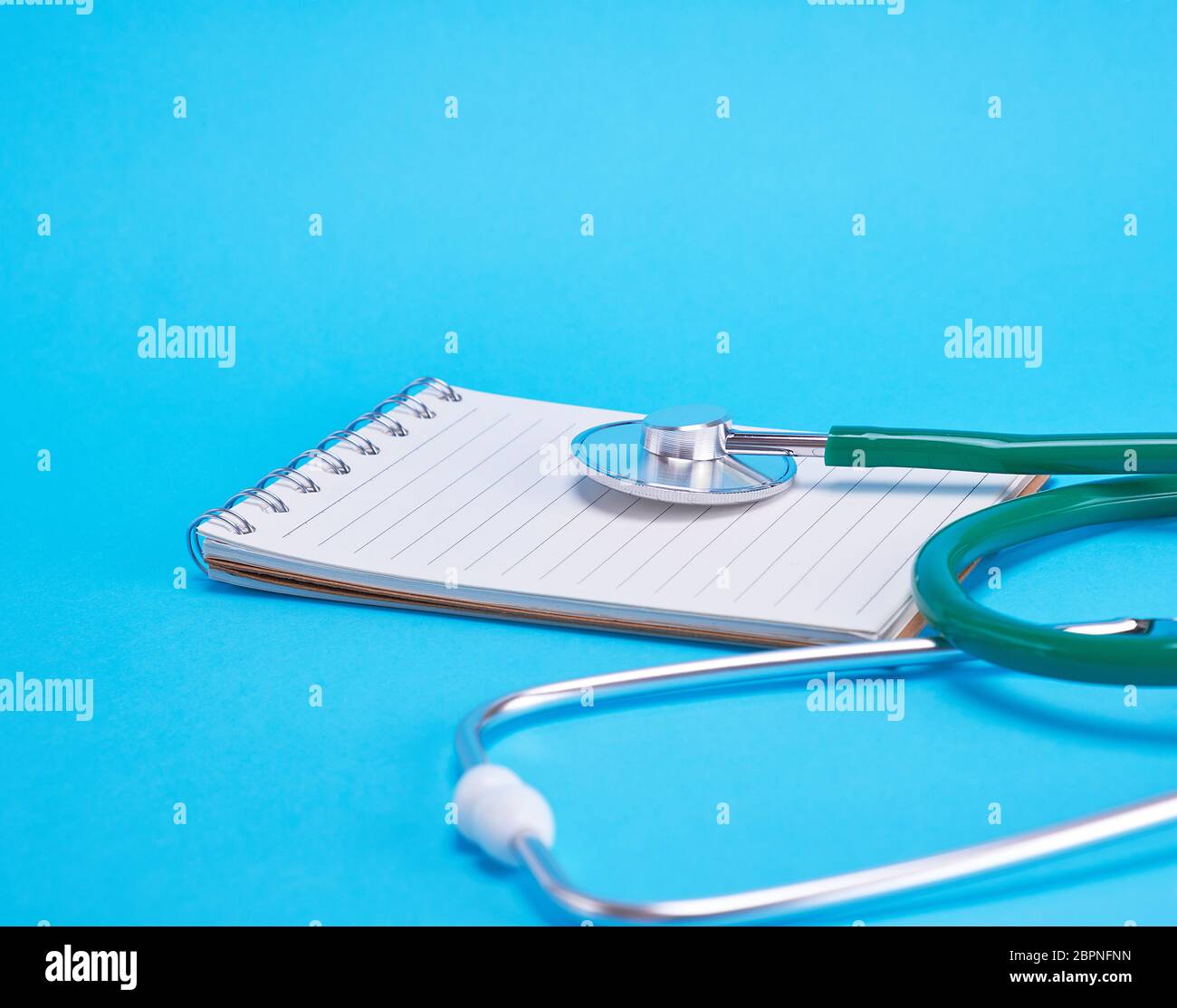 Empty notepad on hospital hi-res stock photography and images - Alamy