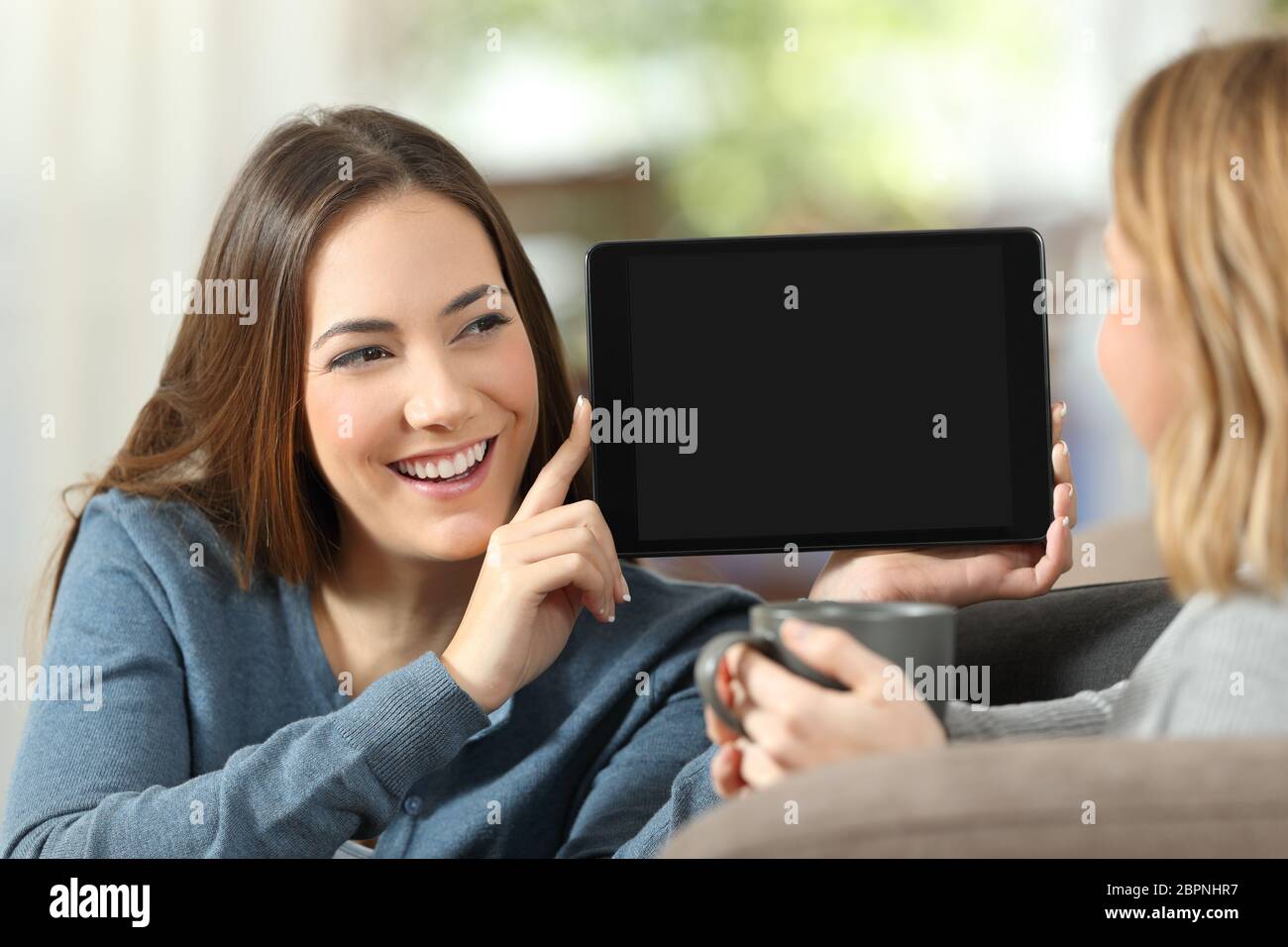 Family screen sofa teens hi-res stock photography and images - Alamy