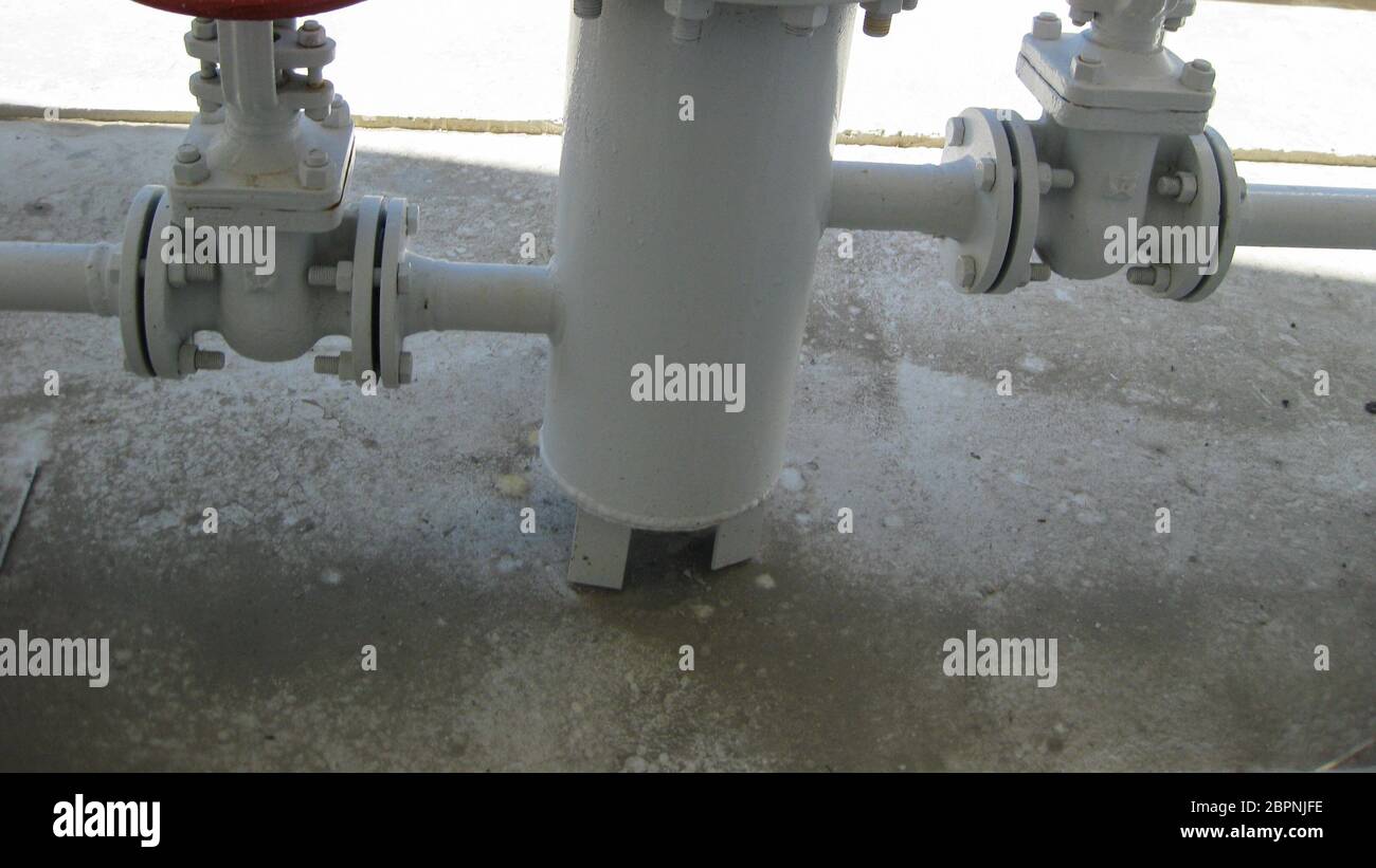 Oil refinery. Equipment for primary oil refining Stock Photo - Alamy