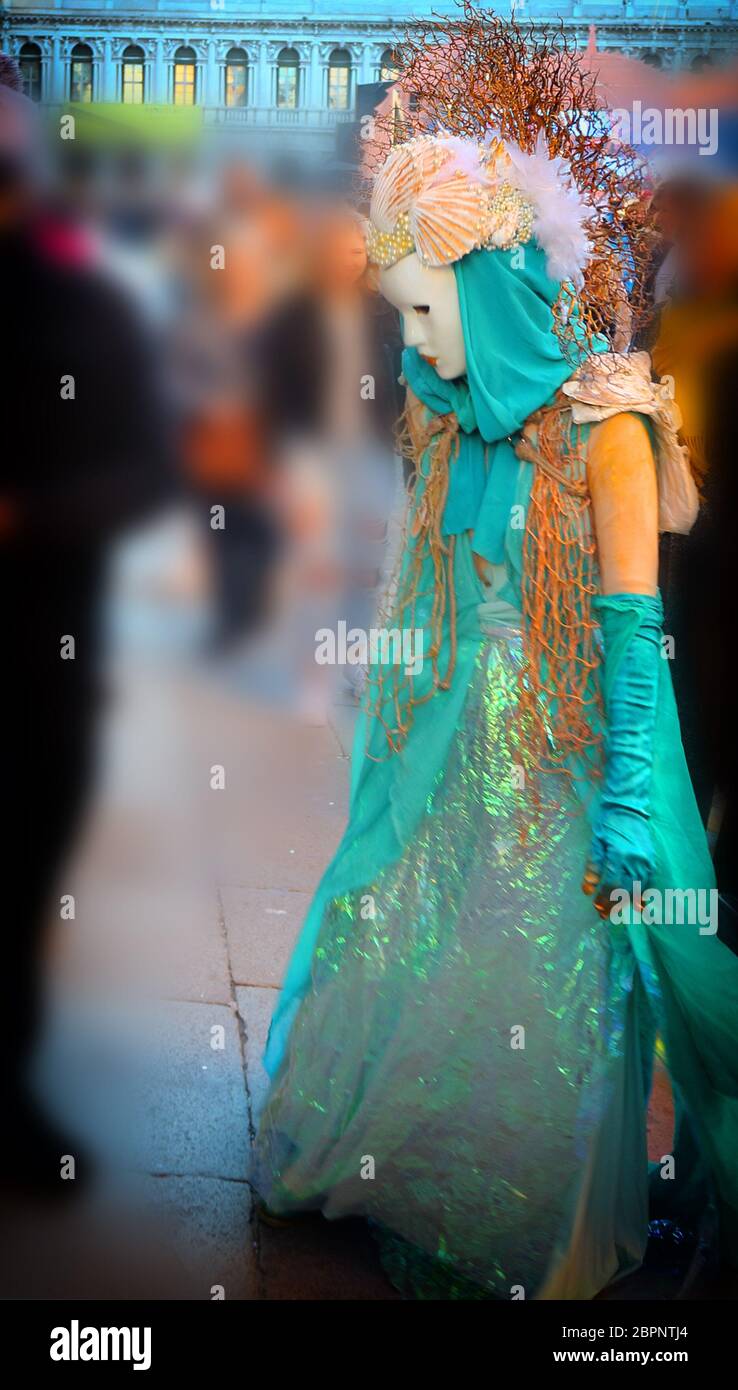 Elaborate costumes hi-res stock photography and images - Alamy