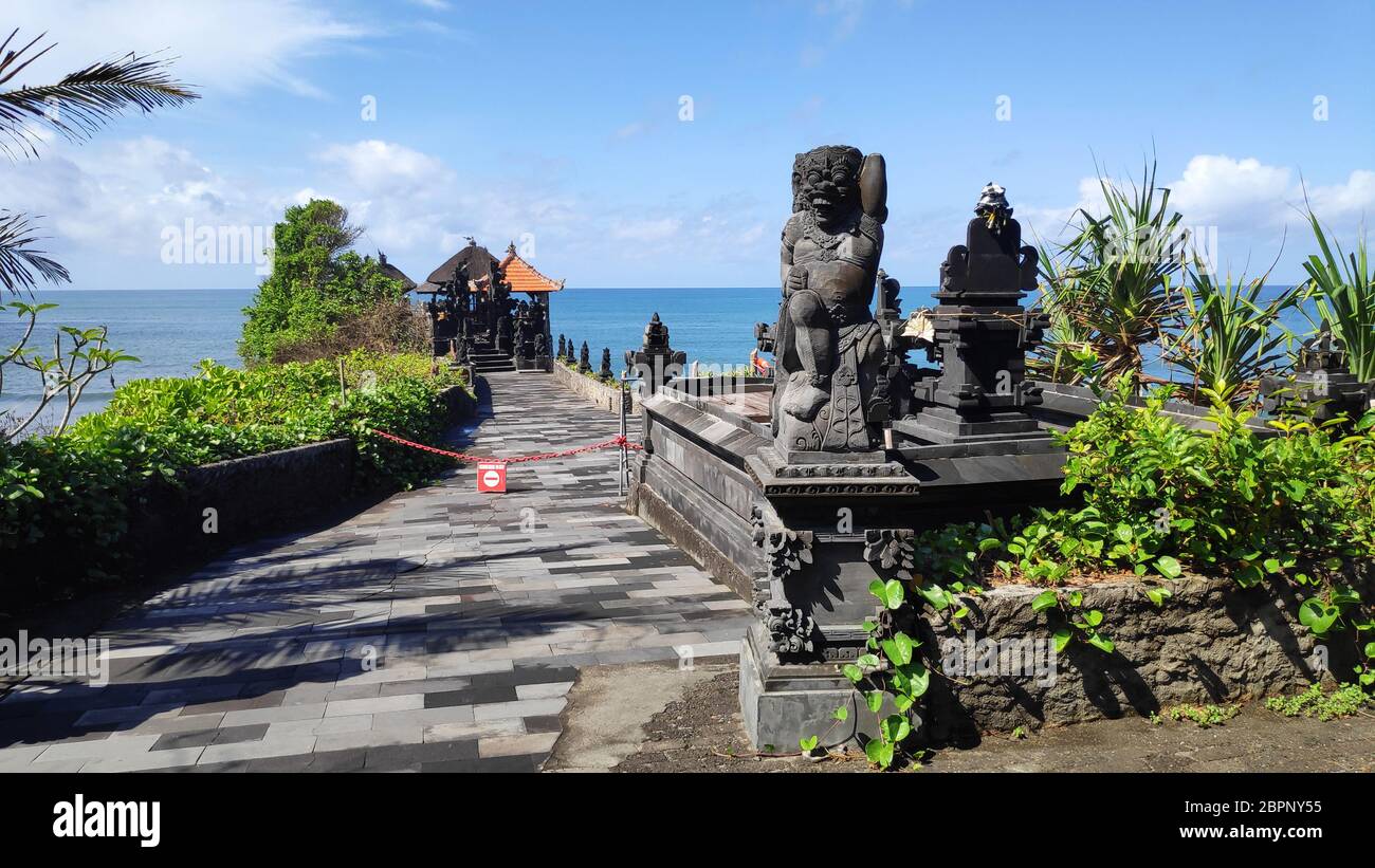 Bali temple on the rocks hi-res stock photography and images - Alamy