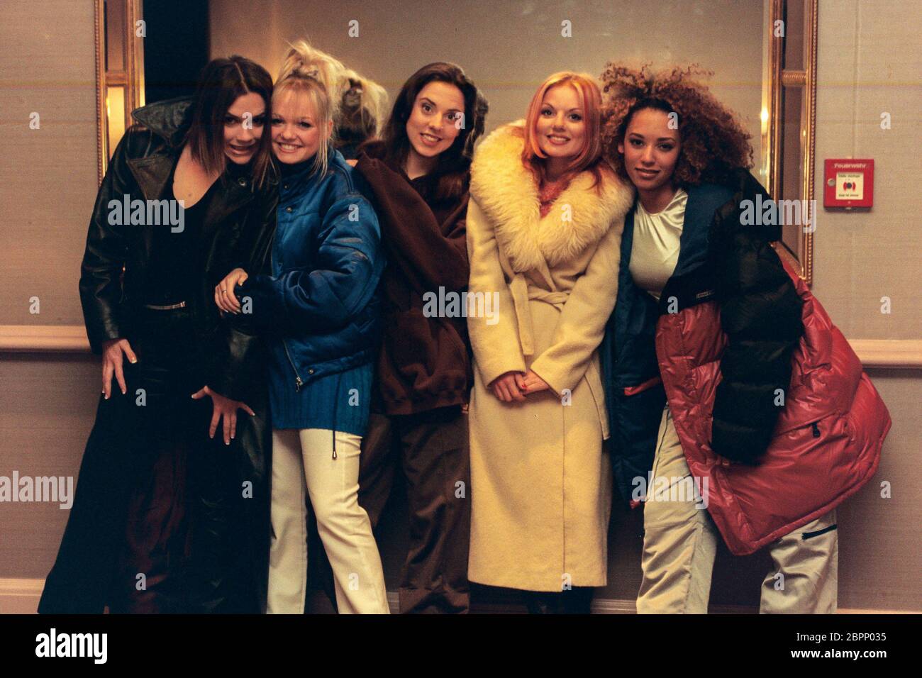 Spice Girls - Die fünfköpfige britische Pop-Girlgroup "Spice Girls ...