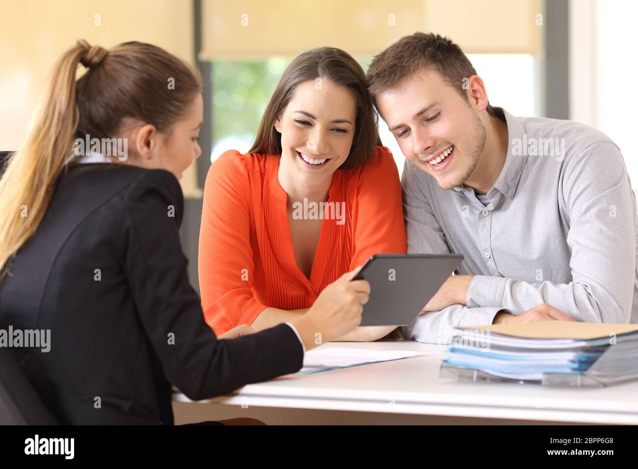 Customers asking employee help hi-res stock photography and images - Alamy