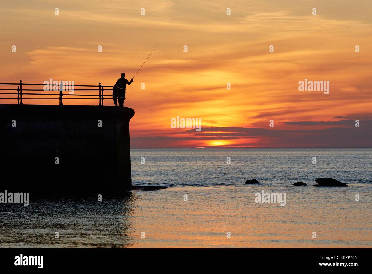 Hampton Pier, Herne Bay, Kent, UK. 19th May 2020: UK Weather. Sunset at ...