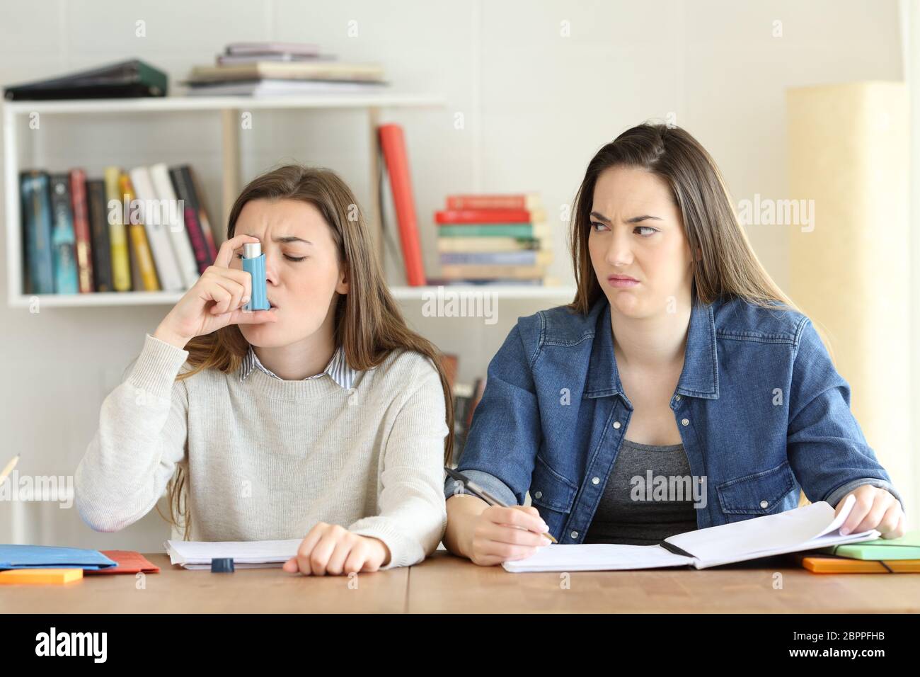 Inhaler asthma student hi-res stock photography and images - Alamy