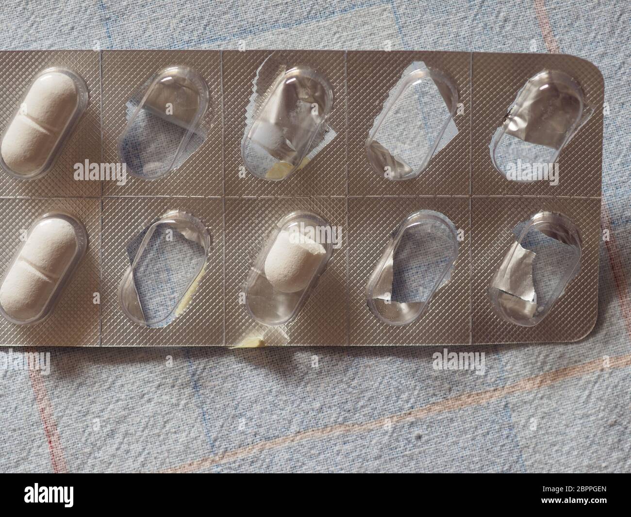 Nhs pharmacy counter hi-res stock photography and images - Alamy