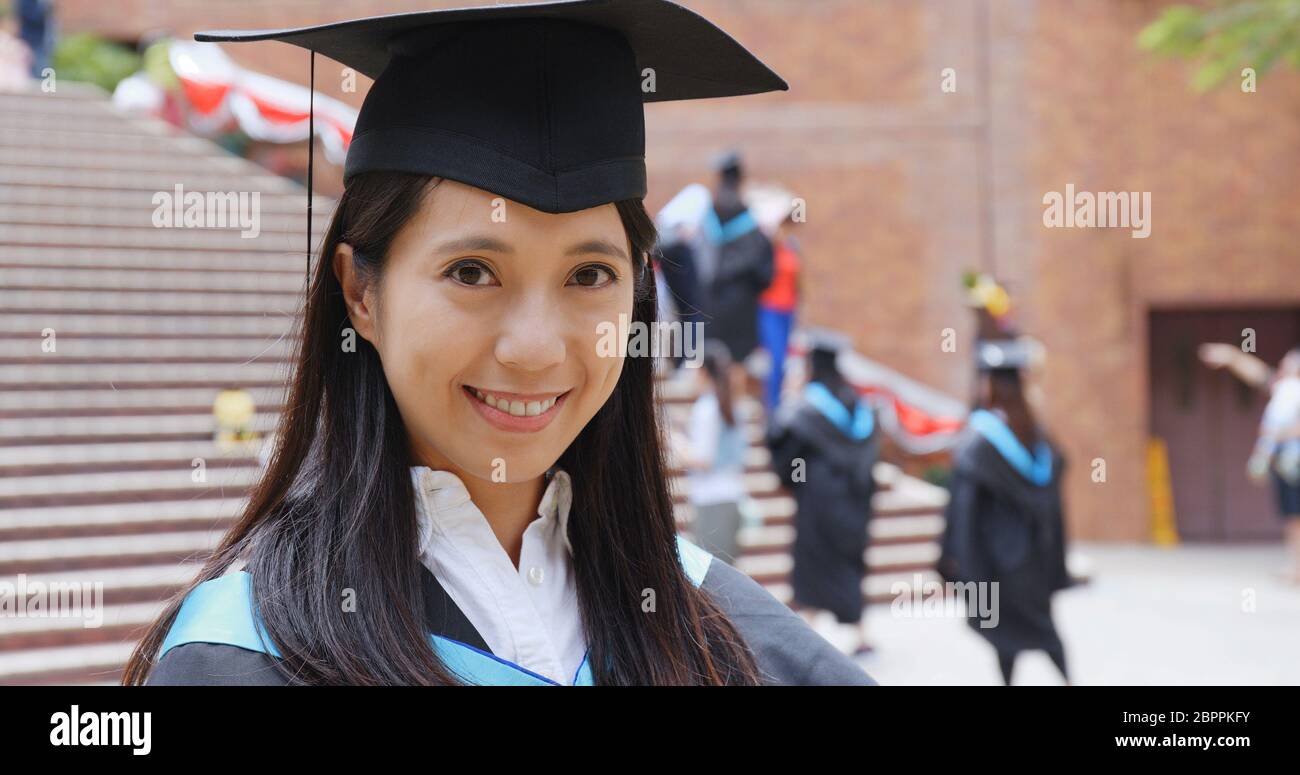 Korean university graduation hi-res stock photography and images - Alamy