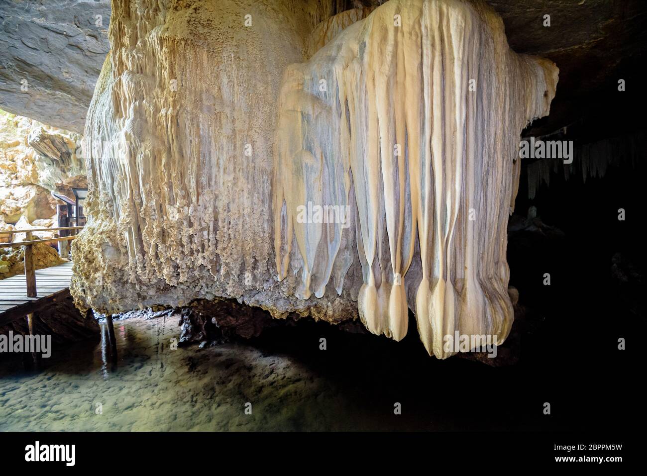 Beautiful nature of stalactite and stalagmite in Crocodile Cave on Koh ...