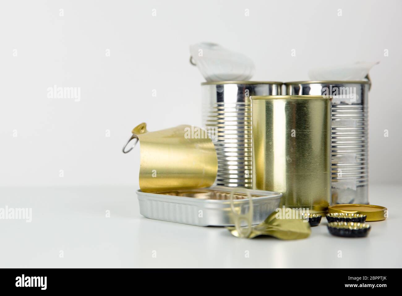 Pile of tin cans waiting to reuse. Metal recycling concept Stock Photo ...