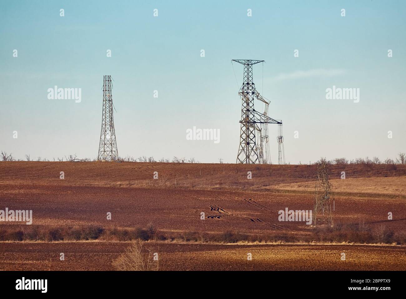 Broken high voltage electric line Stock Photo - Alamy