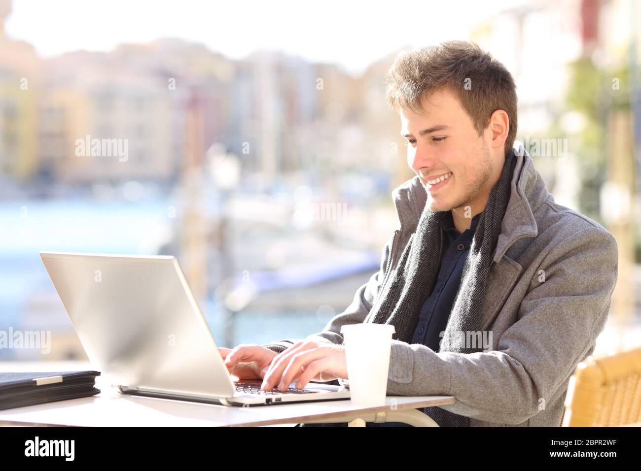 Guy working in hotel bar hi-res stock photography and images - Alamy