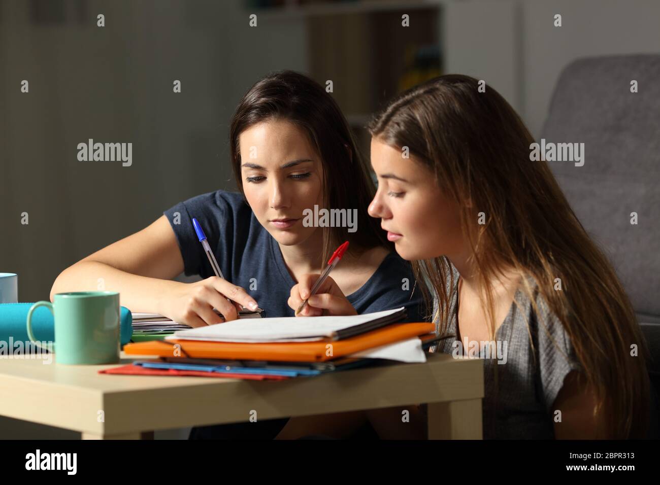 Students late class hi-res stock photography and images - Alamy