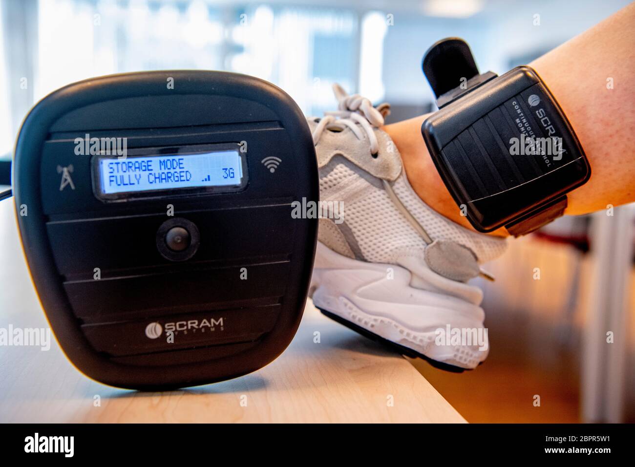 The alcoholmeter, an ankle strap that measures alcohol consumption ...