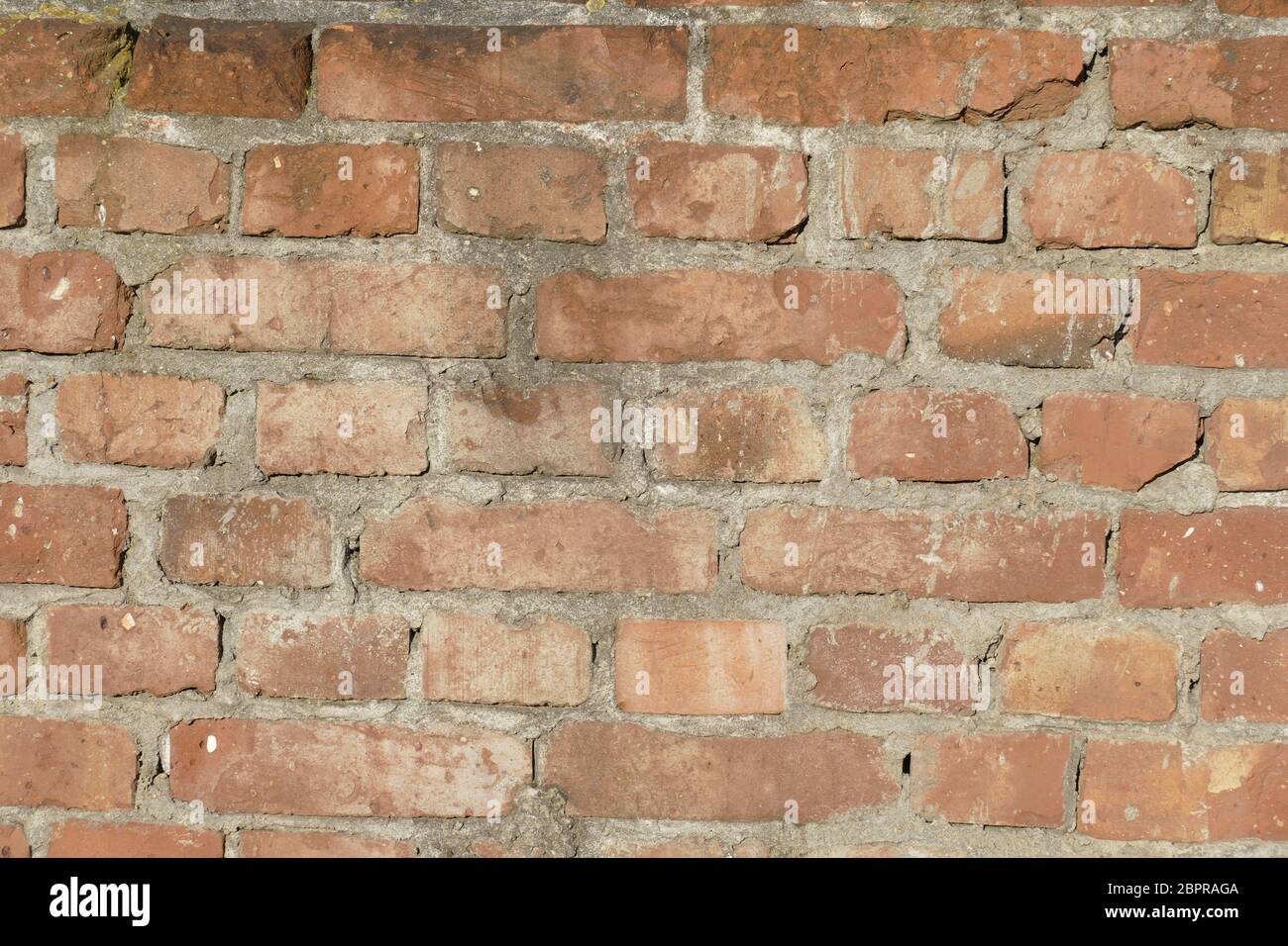 Reddish brick wall hi-res stock photography and images - Alamy