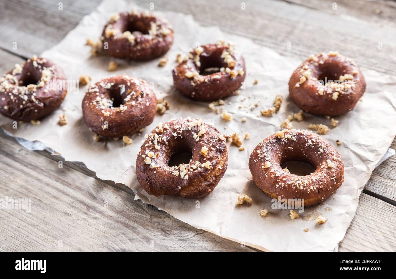 Dessert topping crushed nuts hi-res stock photography and images - Alamy