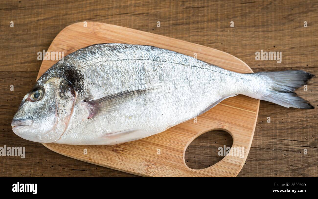 Fresh dorada fish Stock Photo - Alamy