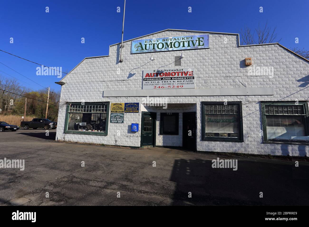 Auto repair hi-res stock photography and images - Alamy